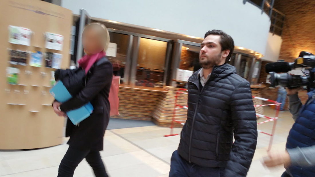 Saccage de l'Apple Store de Dijon à la boule de pétanque : l'auteur se ...