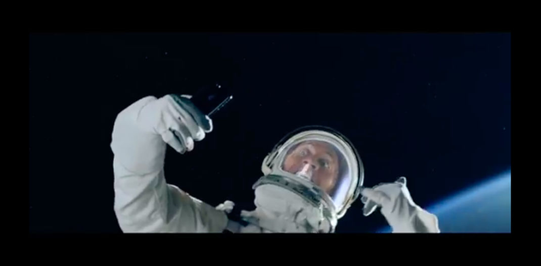 The Rock et Siri : le duo fait encore des siennes dans trois nouveaux ...