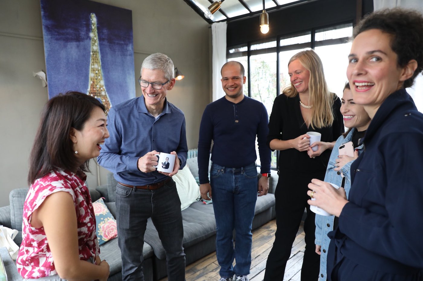 Tim Cook en France : visite du cimetière américain de Colleville-sur ...