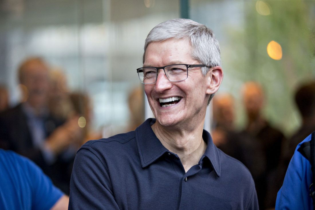 Tim Cook lancera la cérémonie de remise de diplômes de l'Université de ...