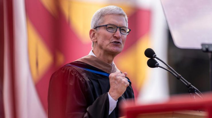 Pour Tim Cook, les sociétés tech doivent être tenues responsable du ...