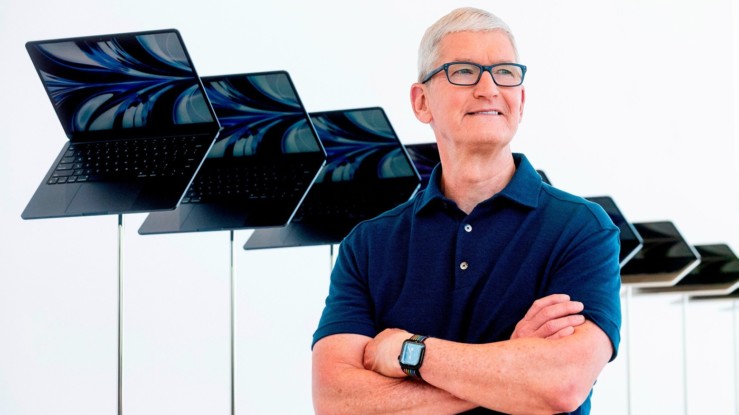 Tim Cook est prêt avant le début de la WWDC 2024 et la présentation d ...