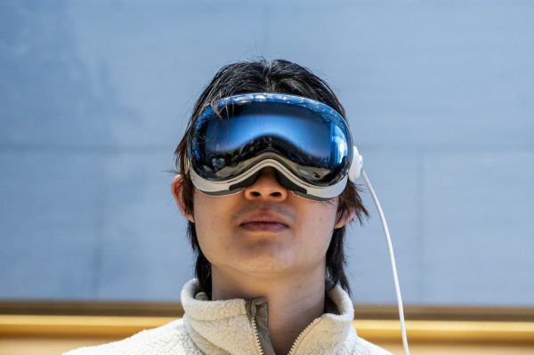 Vision Pro : avant la sortie en France, Apple va proposer une vidéo ...